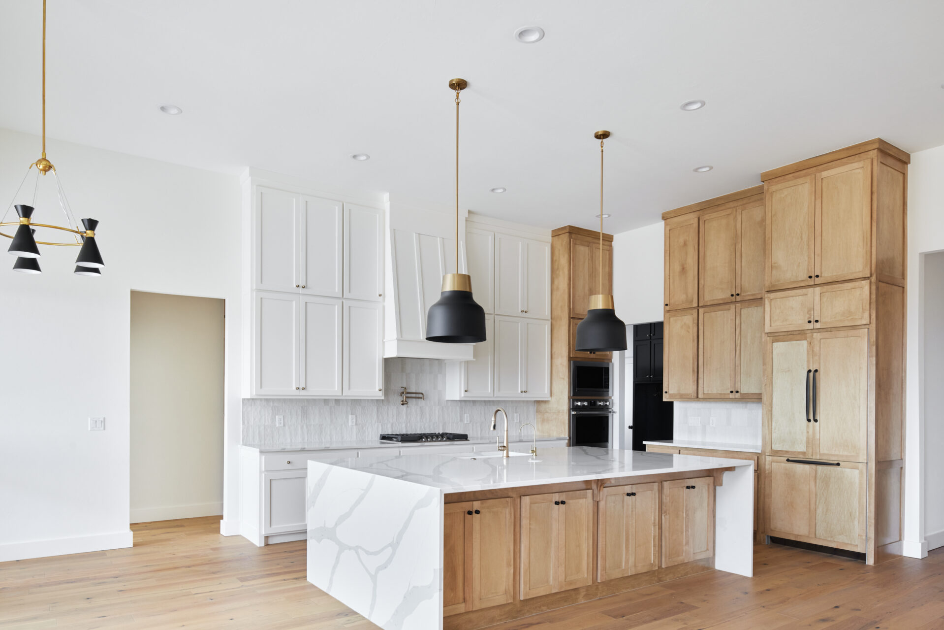 Kitchens - Landmark Fine Homes